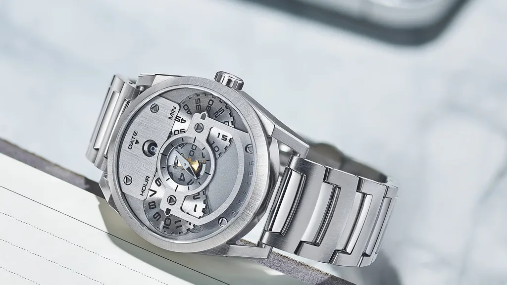 ANGLES Disc One — Mechanical Jump Hour Wristwatch | KICKSTARTECH